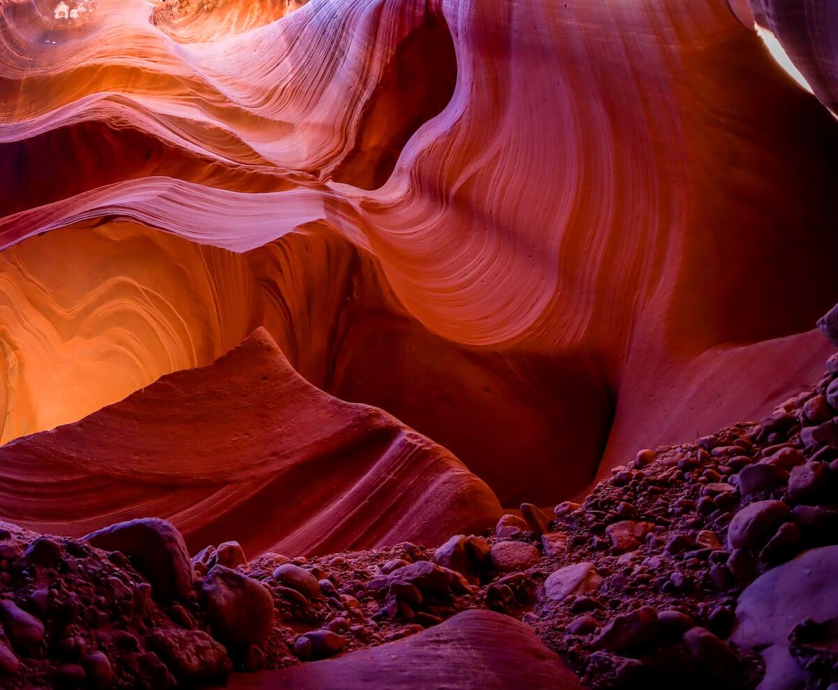 Antelope Canyon Photography Guide (Pro Camera Tips for Jaw-dropping Shots)